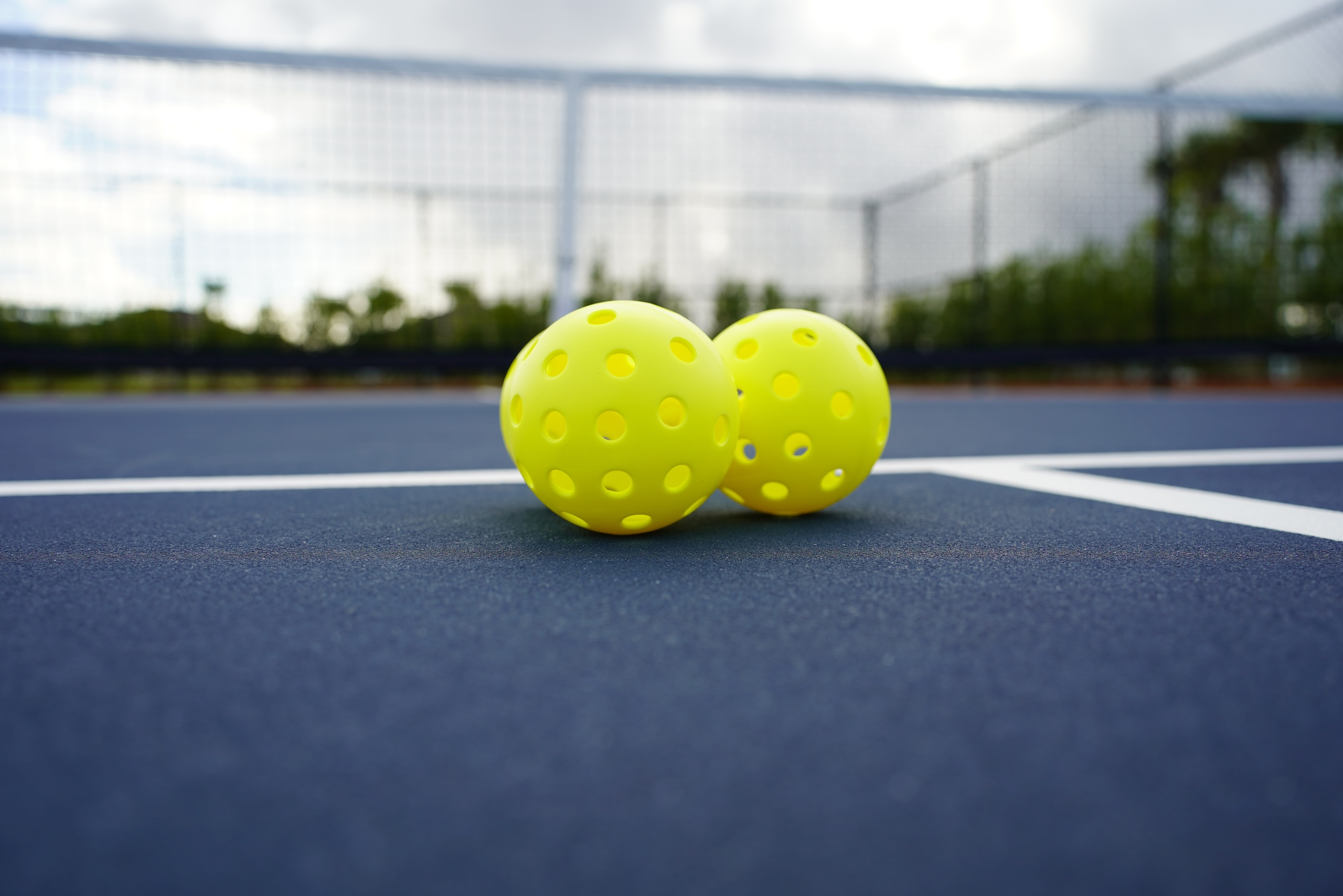 Indoor vs. Outdoor Pickleball: Choosing the Right Court for Your Game ...